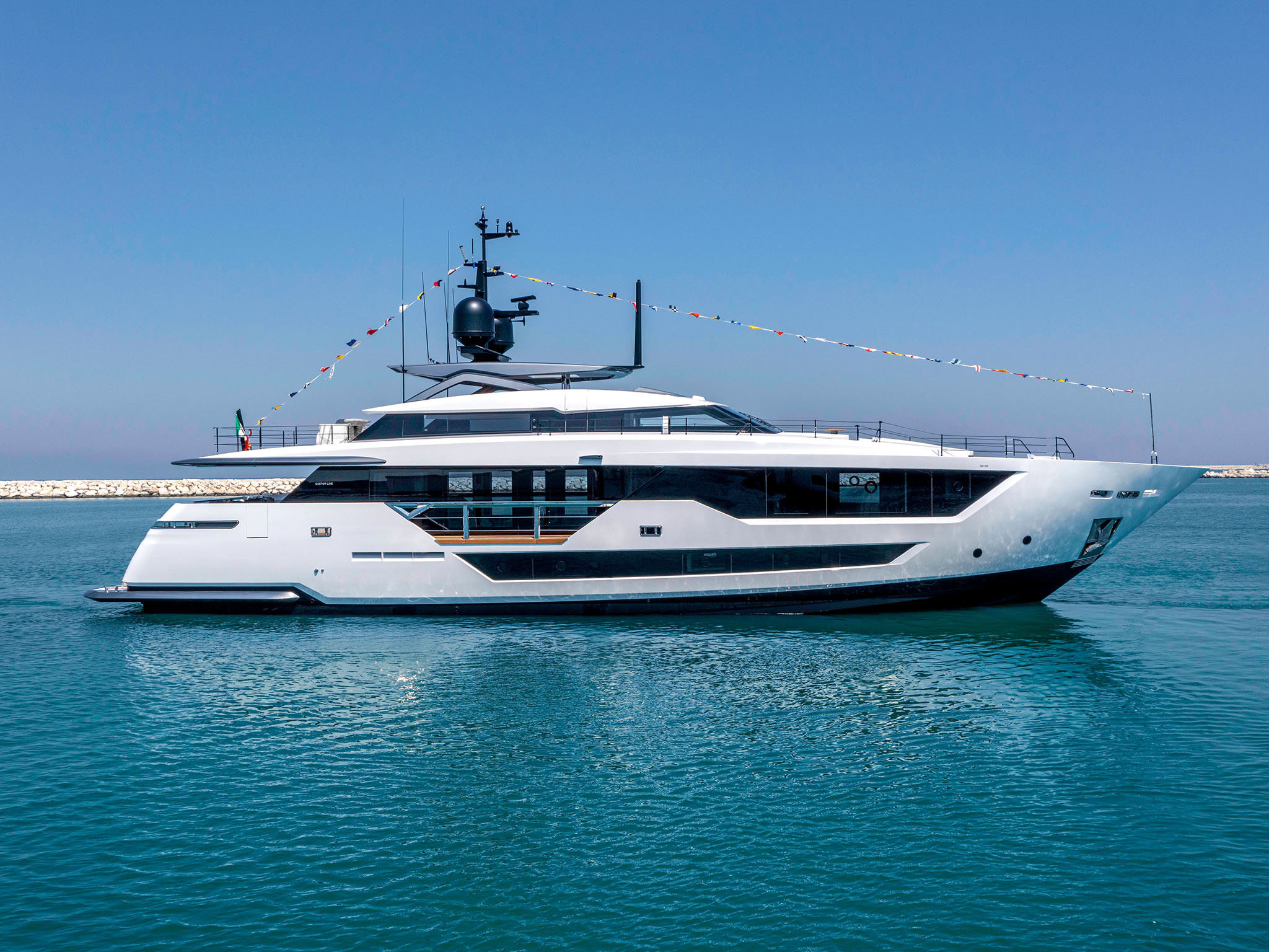 Custom Line 106’ M/Y ÉTOILE: varata la nuova - Custom Line